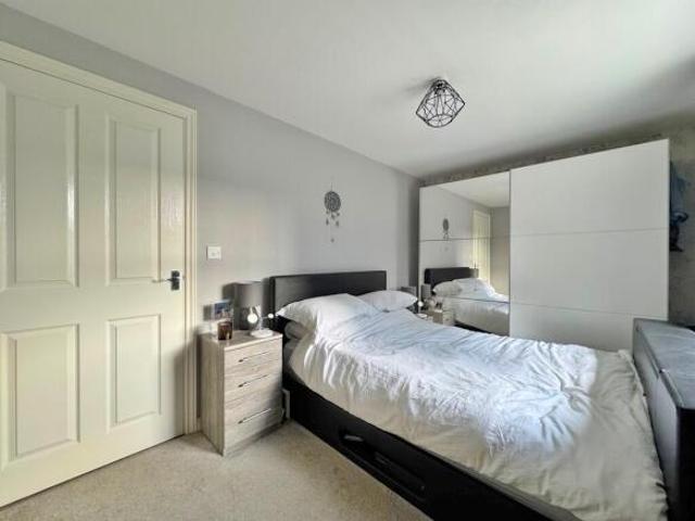 2 bedroom ground floor flat for sale in Dovercourt Road, Cosham, PO6