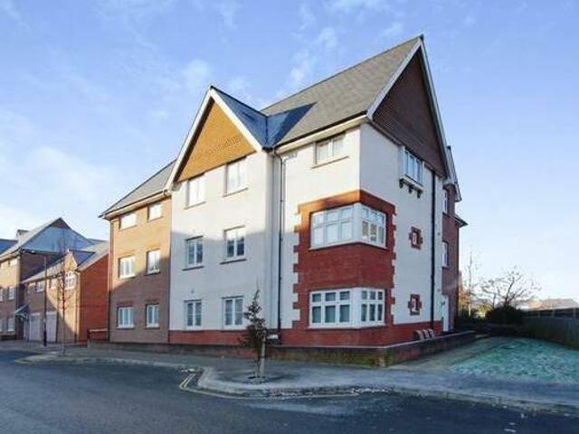 2 bedroom ground floor flat for sale in Danby Street Bristol BS16