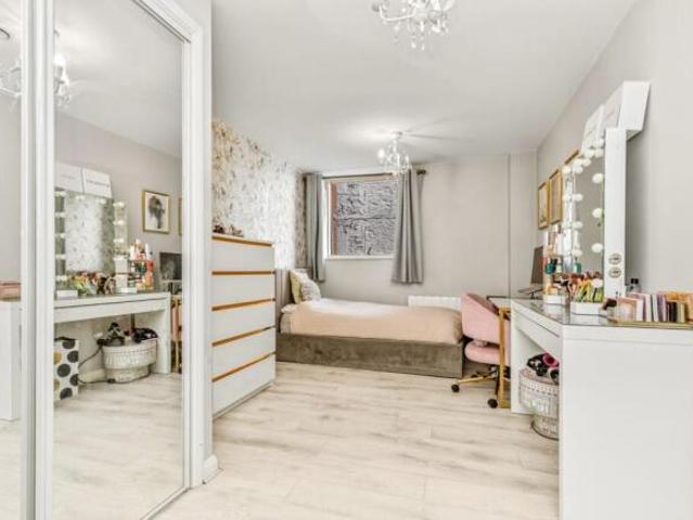 2 bedroom ground floor flat for sale in Dean Street, Bristol, BS2