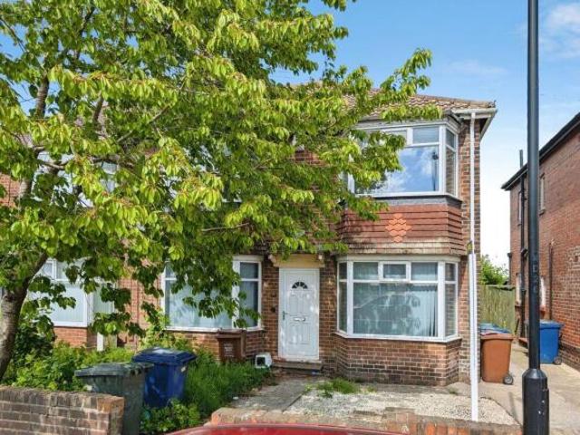 2 bedroom ground floor flat for sale in Deanham Gardens, Fenham, Newcastle Upon Tyne, NE5