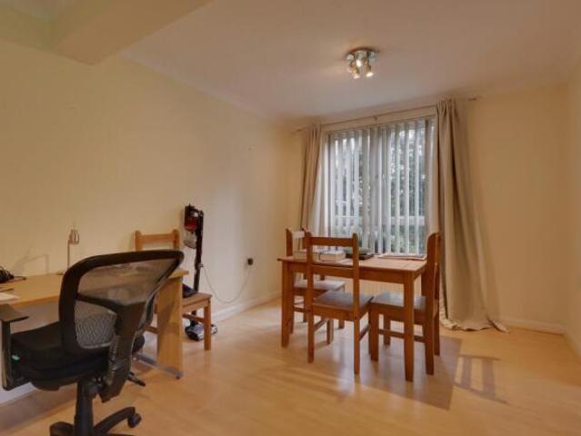 2 bedroom ground floor flat for sale in Denbigh Gardens, Southampton, SO16