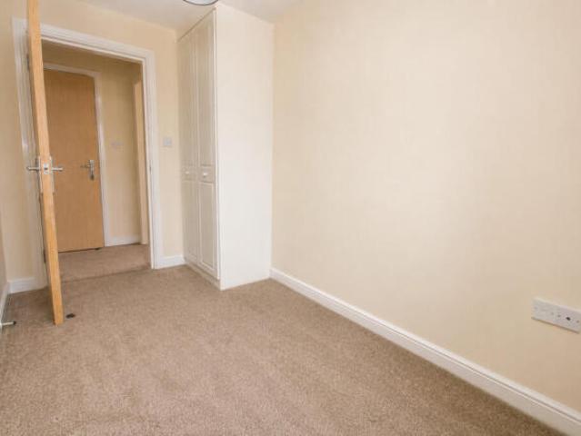 2 bedroom ground floor flat for sale in Duchess Place, Chester, CH2