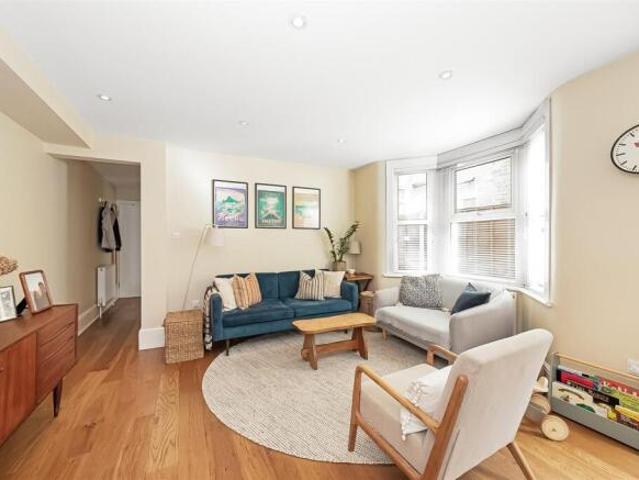 2 bedroom ground floor flat for sale in Dunstans road, East Dulwich, SE22