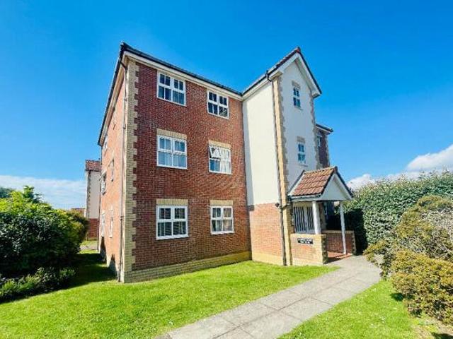 2 Bedroom Ground Floor Flat For Sale In Eastbourne, East Sussex