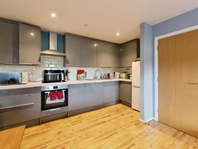 2 bedroom ground floor flat for sale in Eastern Crescent, Chelmsford, CM1
