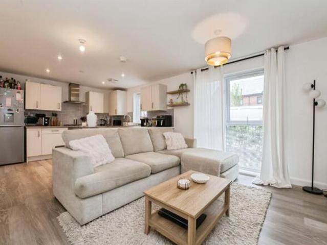 2 bedroom ground floor flat for sale in Ellacott Road, Matford, Exeter, EX2