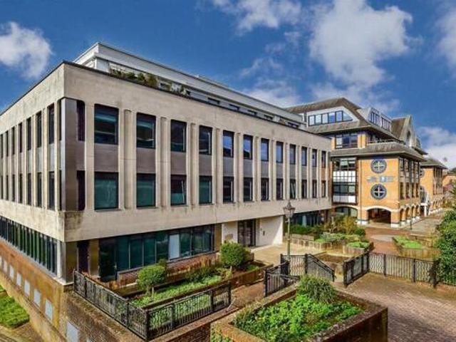2 Bedroom Ground Floor Flat For Sale In Horsham