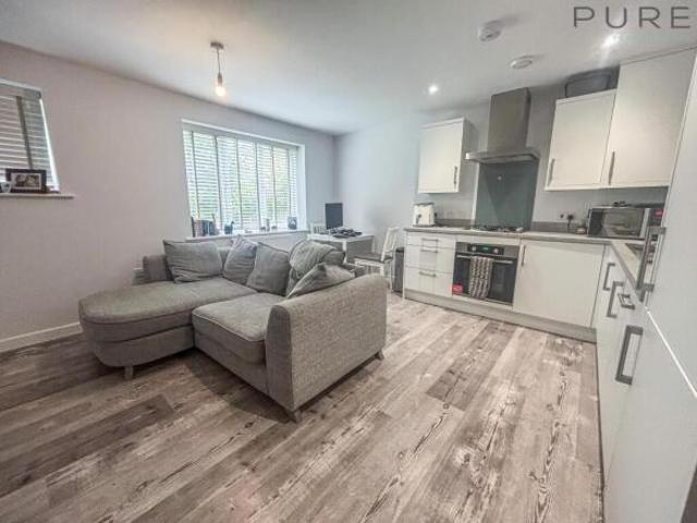 2 bedroom ground floor flat for sale in Harcourt Mansion, Whitworth Road, Southampton, SO18