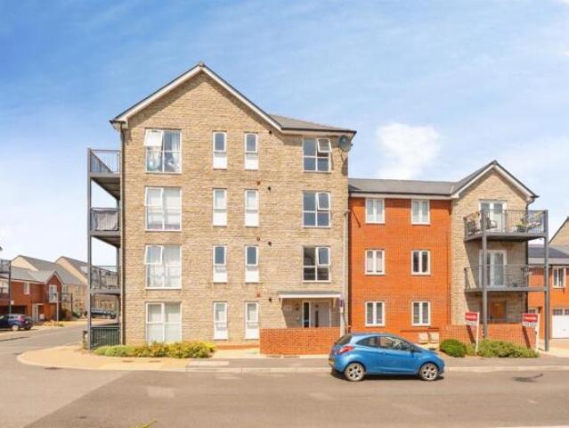 2 bedroom ground floor flat for sale in Harebell Road, Emersons Green, Bristol, BS16