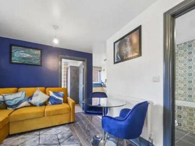 2 Bedroom Ground Floor Flat For Sale In Harrow, Middlesex