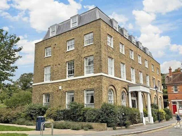 2 Bedroom Ground Floor Flat For Sale In Hythe