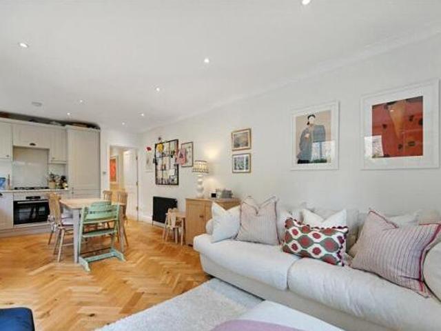 2 Bedroom Ground Floor Flat For Sale In London
