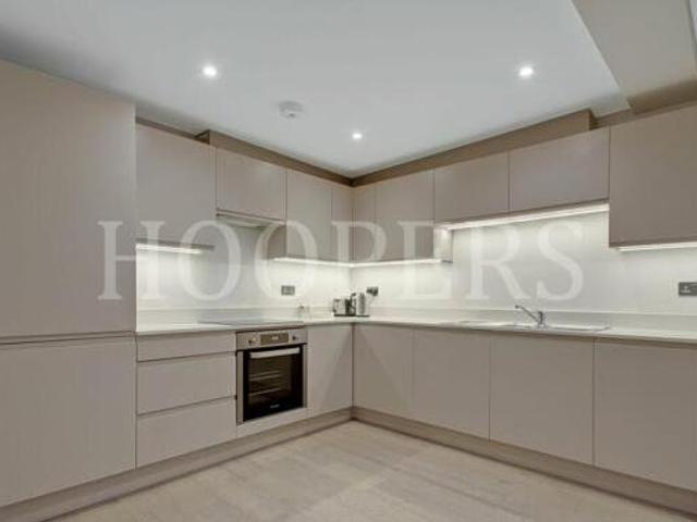 2 Bedroom Ground Floor Flat For Sale In London