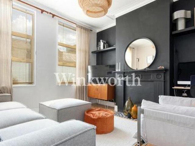 2 Bedroom Ground Floor Flat For Sale In London