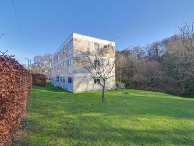 2 bedroom ground floor flat for sale in Lawrence Grove, Woolston, SO19