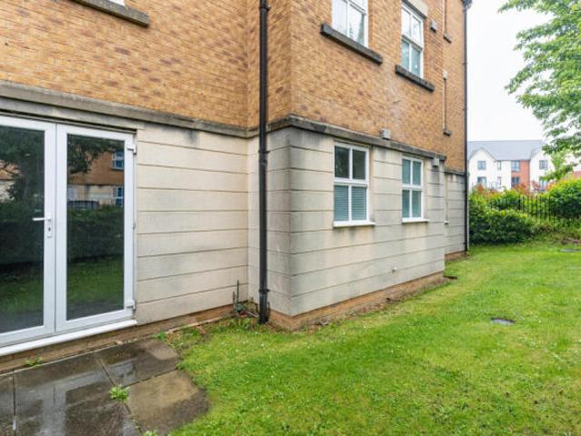 2 bedroom ground floor flat for sale in Lancelot Road, Stoke Park, Bristol, BS16