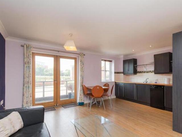 2 Bedroom Ground Floor Flat For Sale In Leeds