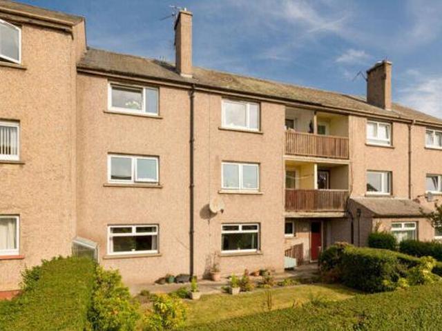 2 Bedroom Ground Floor Flat For Sale In Liberton
