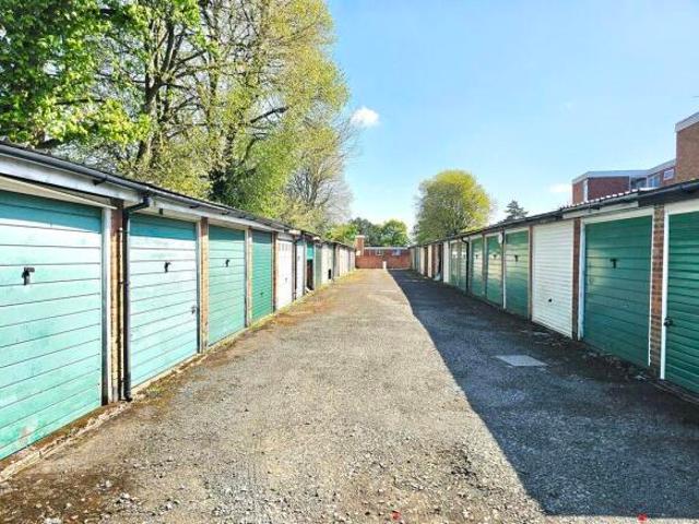 2 bedroom ground floor flat for sale in Moorfield Drive, Sutton Coldfield, B73 5LG, B73