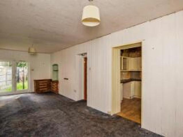 2 bedroom ground floor flat for sale in Main Road, Kempsey, Worcester, WR5