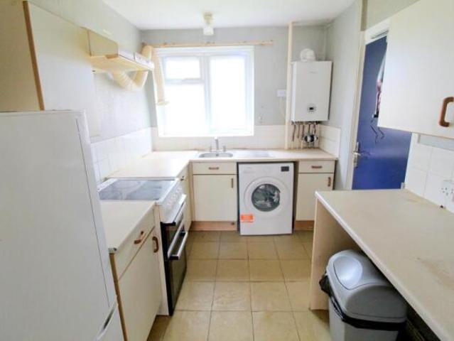 2 bedroom ground floor flat for sale in Maryside, Langley, SL3