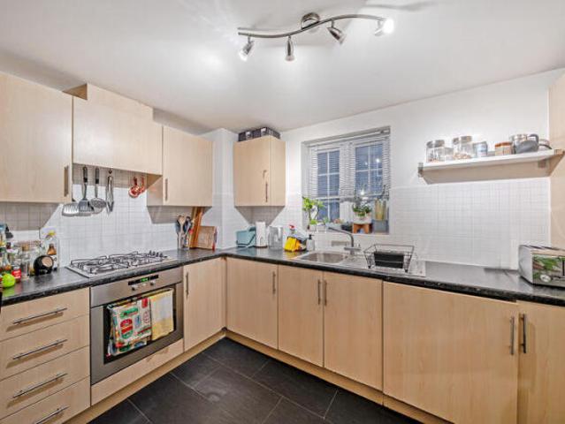 2 bedroom ground floor flat for sale in Medhurst Way, Oxford, OX4