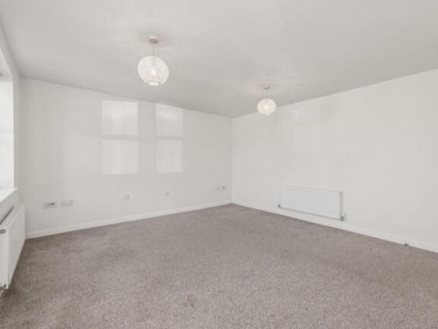 2 bedroom ground floor flat for sale in Mereside, Waterloo, HD5
