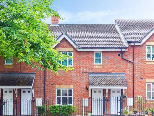 2 bedroom ground floor flat for sale in Northampton Road Wellingborough NN8