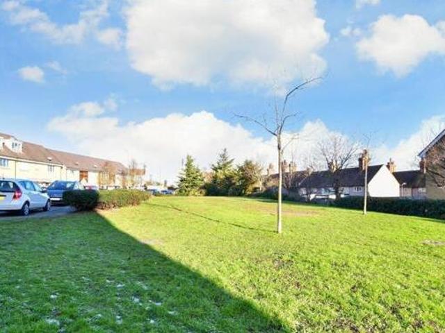 2 Bedroom Ground Floor Flat For Sale In Northfleet, Gravesend