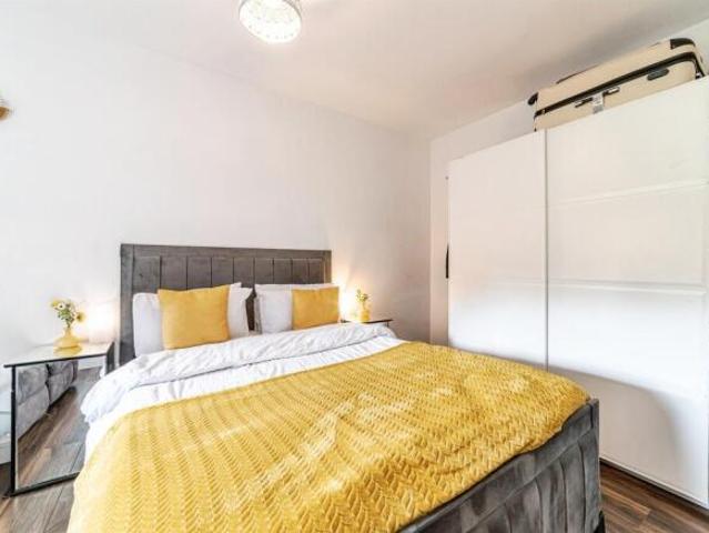 2 bedroom ground floor flat for sale in New Street, Basingstoke, RG21