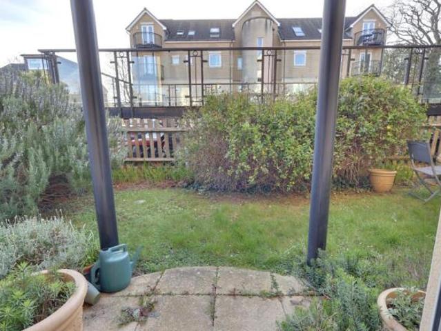 2 bedroom ground floor flat for sale in Banister Park, Southampton, SO15