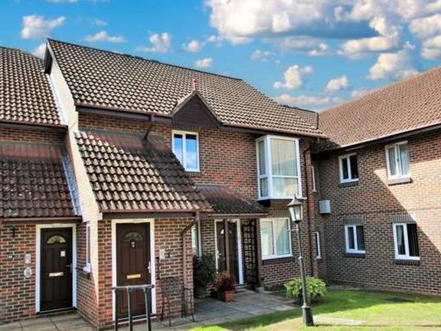 2 bedroom ground floor flat for sale in Sharon Road West End Southampton SO30