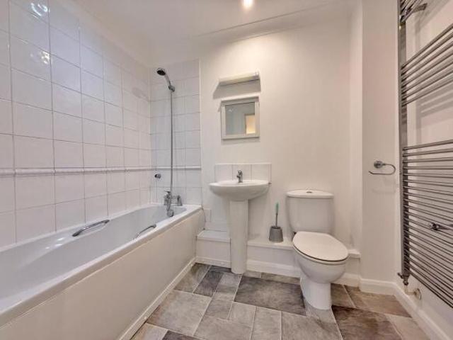 2 bedroom ground floor flat for sale in Sixth Avenue, Cosham, PO6