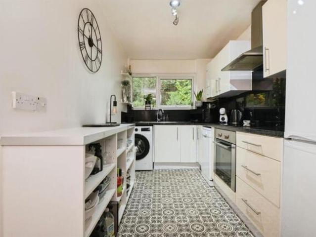 2 bedroom ground floor flat for sale in Silverdale Road, SOUTHAMPTON, SO15