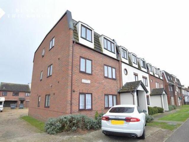 2 Bedroom Ground Floor Flat For Sale In St Osyth Road