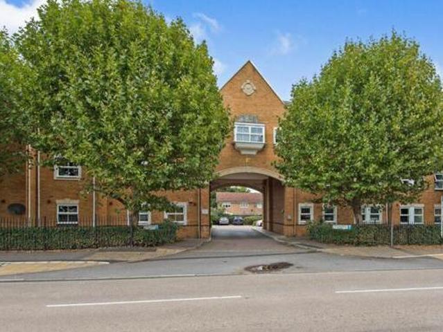 2 Bedroom Ground Floor Flat For Sale In Sunbury on thames