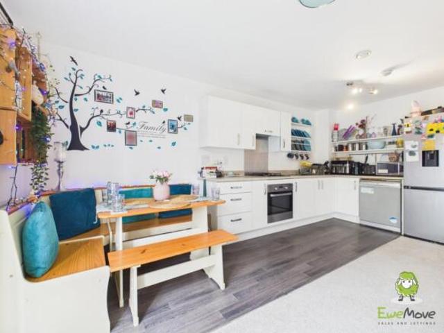 2 bedroom ground floor flat for sale in Sydney Court, 1 Robertson Way, Basingstoke, Hampshire, RG21