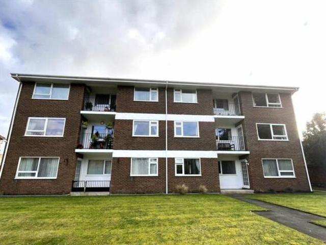 2 Bedroom Ground Floor Flat For Sale In Park Crescent, Southport