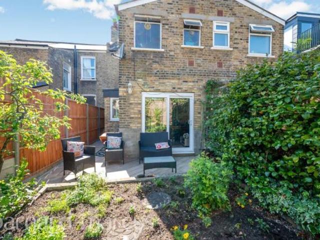 2 bedroom ground floor flat for sale in Pennethorne Road, London, SE15