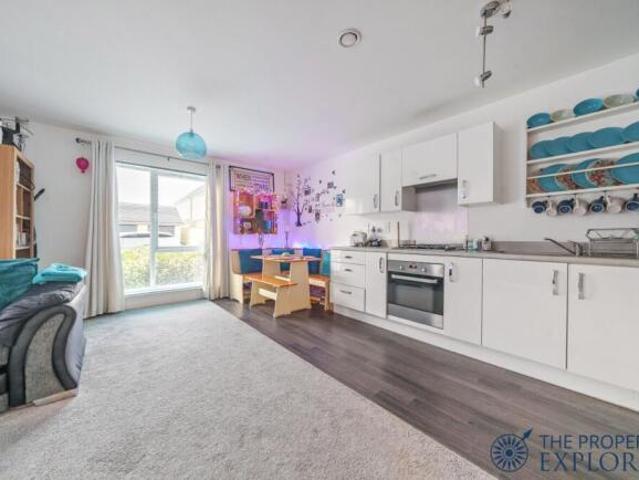 2 bedroom ground floor flat for sale in 2 Sydney Court, 1 Robertson Way, RG21