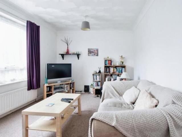 2 bedroom ground floor flat for sale in Richmond Park Road, Bournemouth, BH8