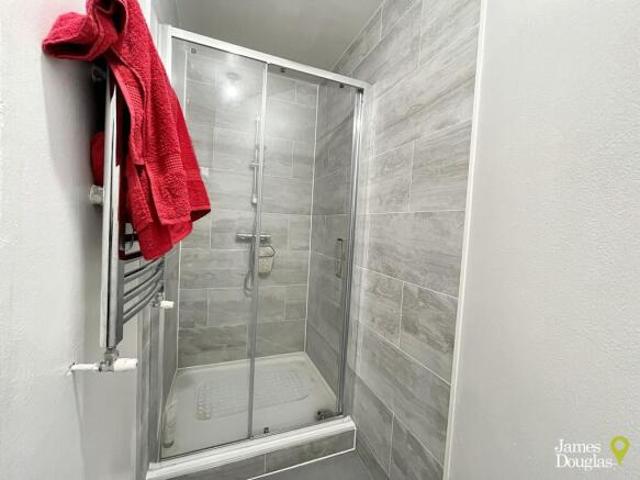 2 bedroom ground floor flat for sale in Wordsworth Avenue, CF24
