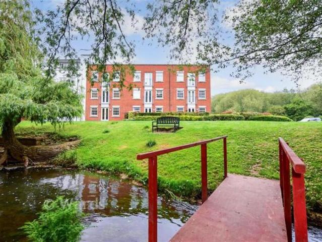 2 bedroom ground floor flat for sale in Waters Edge, Canterbury, Kent, CT1