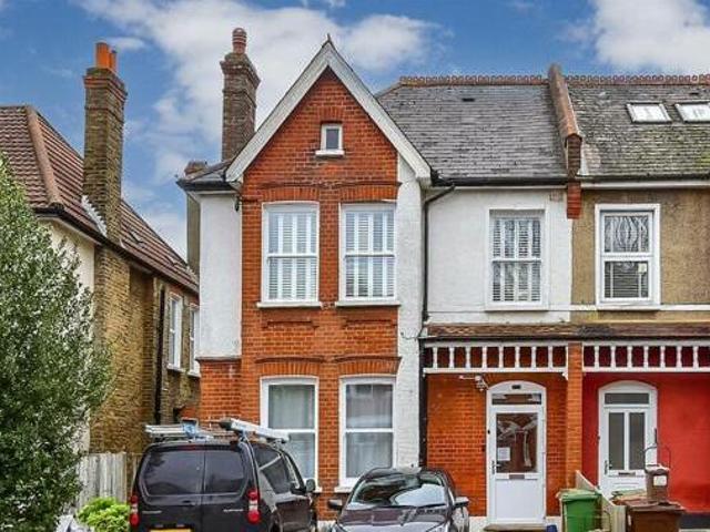 2 Bedroom Ground Floor Flat For Sale In Wallington