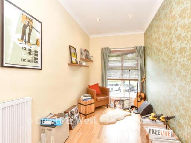 2 bedroom ground floor flat for sale in Western Parade, Southsea, Hampshire, PO5