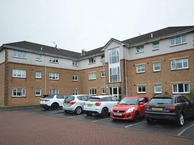 2 bedroom ground floor flat for sale in Willowbank Place G83