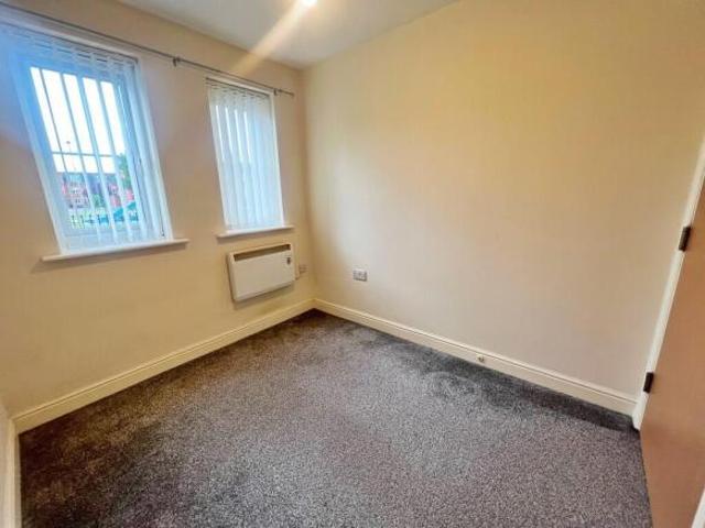 2 bedroom ground floor flat for sale in Thorneycroft Drive, Warrington, WA1