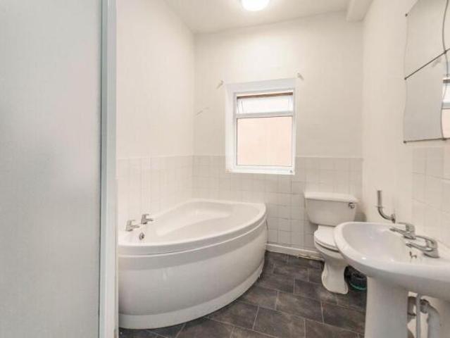 2 bedroom ground floor flat for sale in Upperthorpe, Walkley, S6