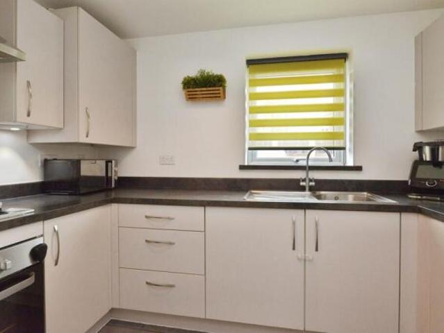 2 bedroom ground floor flat for sale in Vespasian Road, Fairfields, Milton Keynes, MK11