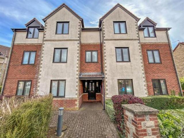 2 bedroom ground floor flat for sale in Victoria Court, West Moor, Newcastle Upon Tyne, NE12